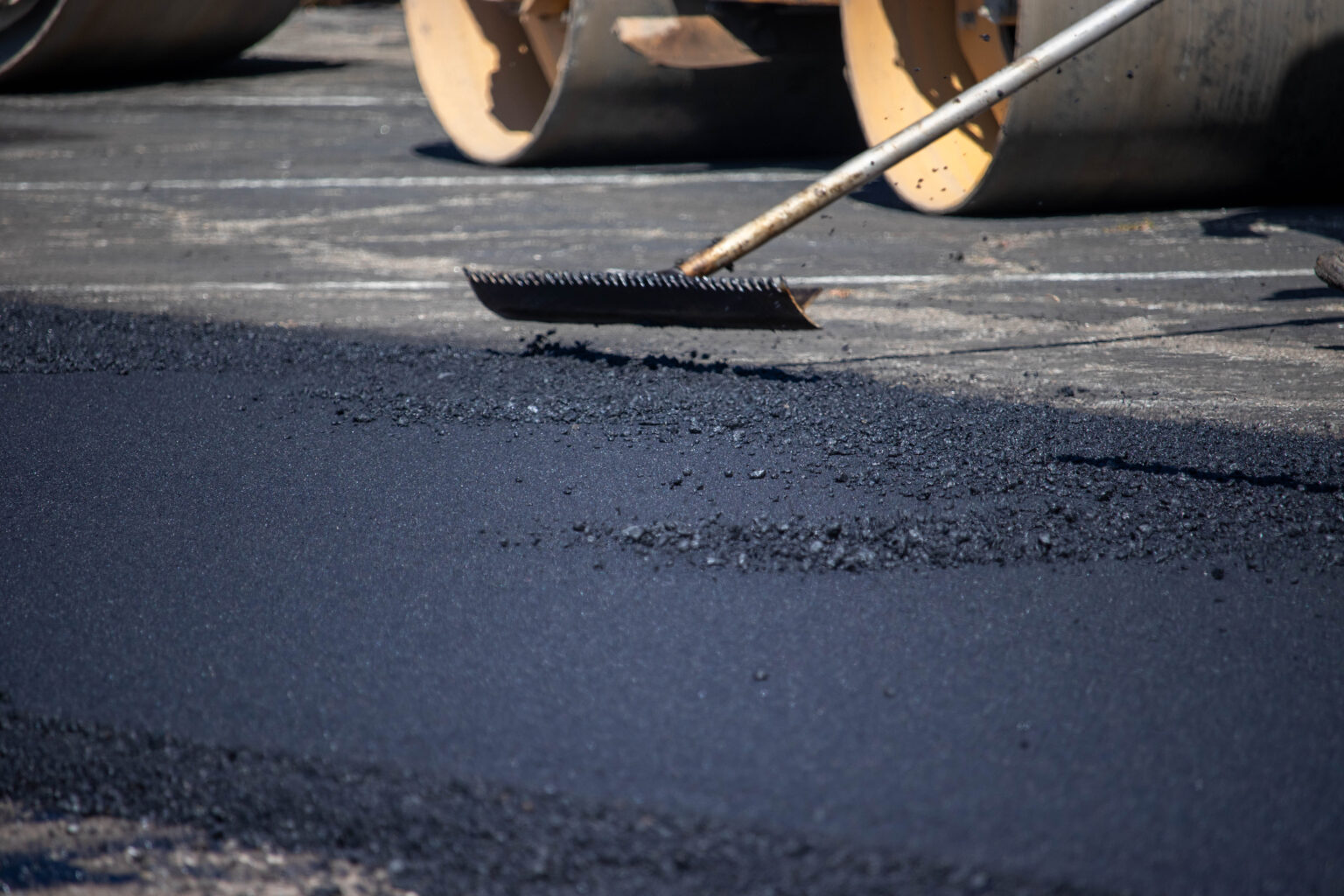 Seal Coat vs. Slurry Seal: Understanding the Differences and Benefits